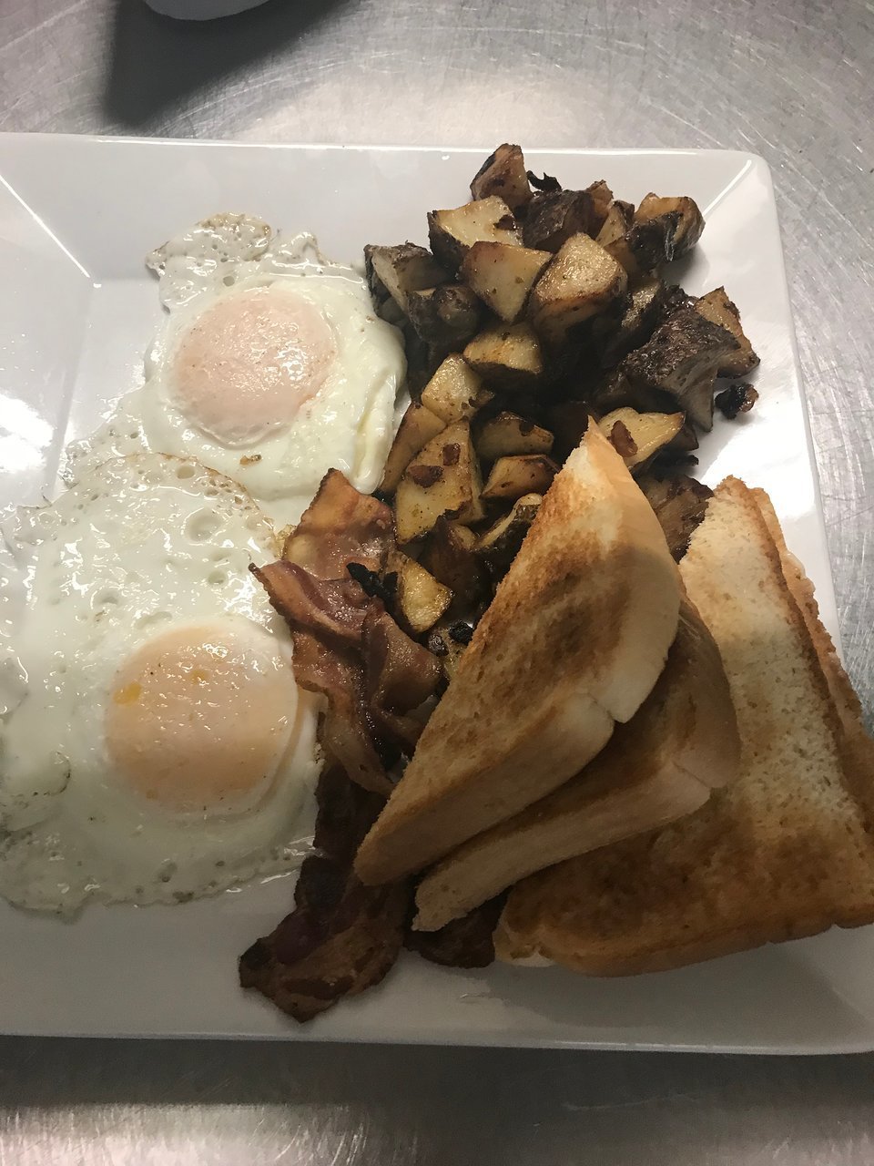 Long Shot's Sports Cafe - Deep River, Canada | Reviews, Menu & Photos ...