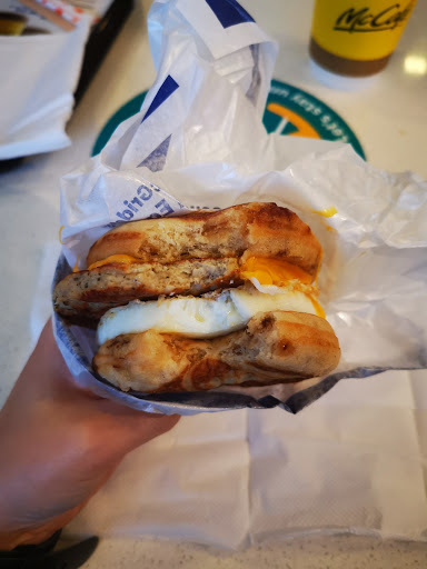 McDonald's - 60 Yishun Avenue 4 Safra Country Club (Yishun) #01-11 ...