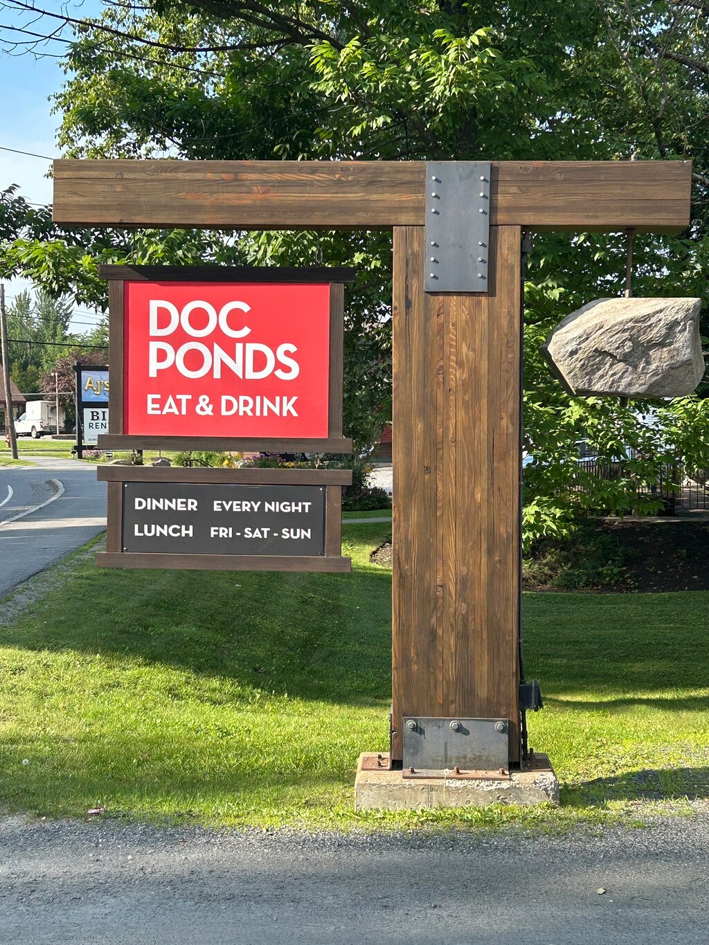 Doc Ponds, Stowe | Menu, Photos & Prices | Foodeist