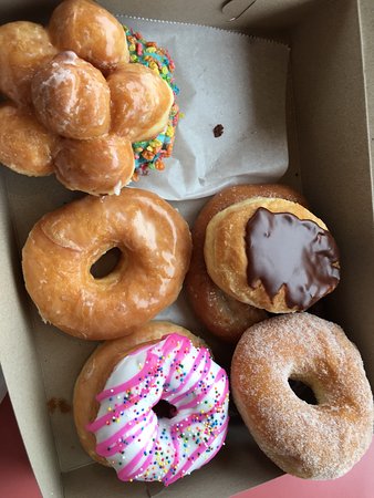 Avon Donuts - Pontiac, MI | Menu & Reviews | Foodeist